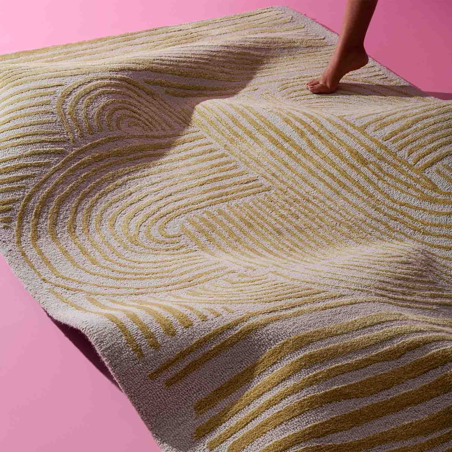 Eshaq Hand Tufted Woollen And Viscose Rug – Obeetee Retail Pvt. Ltd.